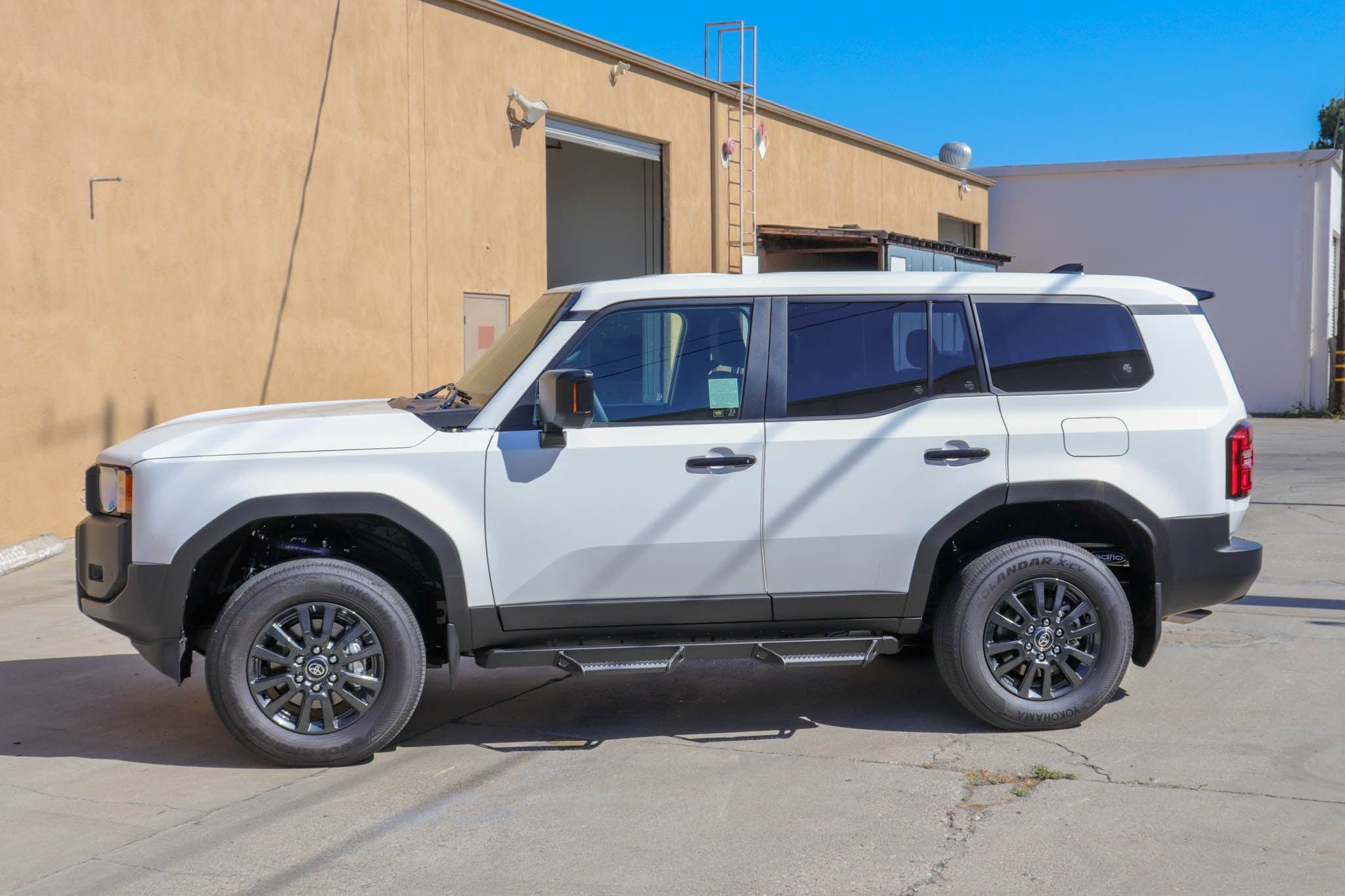 Radflo 2.5 Rear Shocks w/ Resi - 24+ GX550 & 24+ Land Cruiser – TEQ Customs LLC